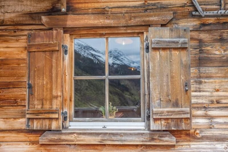 Staying Warm In Your Log Cabin: How To Insulate Your Log Cabin - Log ...