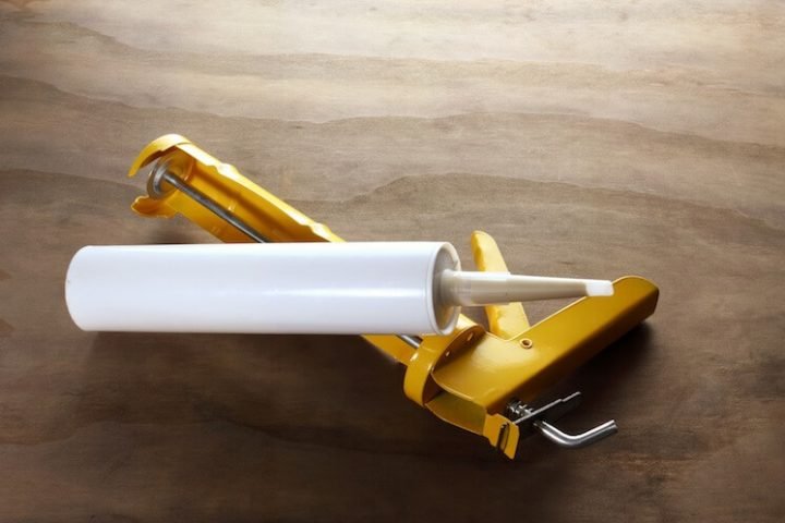 How to Chink Your Log Cabin – Techniques, Materials and Cost - Log ...