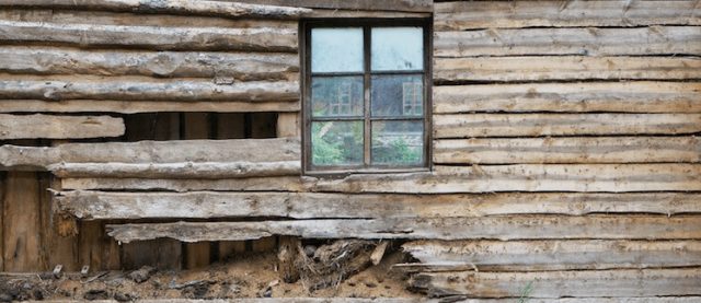 How to Chink Your Log Cabin – Techniques, Materials and Cost - Log ...