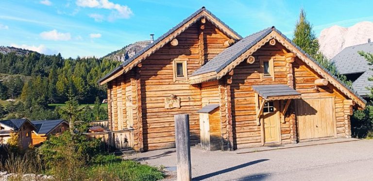 Building a log cabin kit in Wisconsin – The Complete Guide - Log Cabin Hub